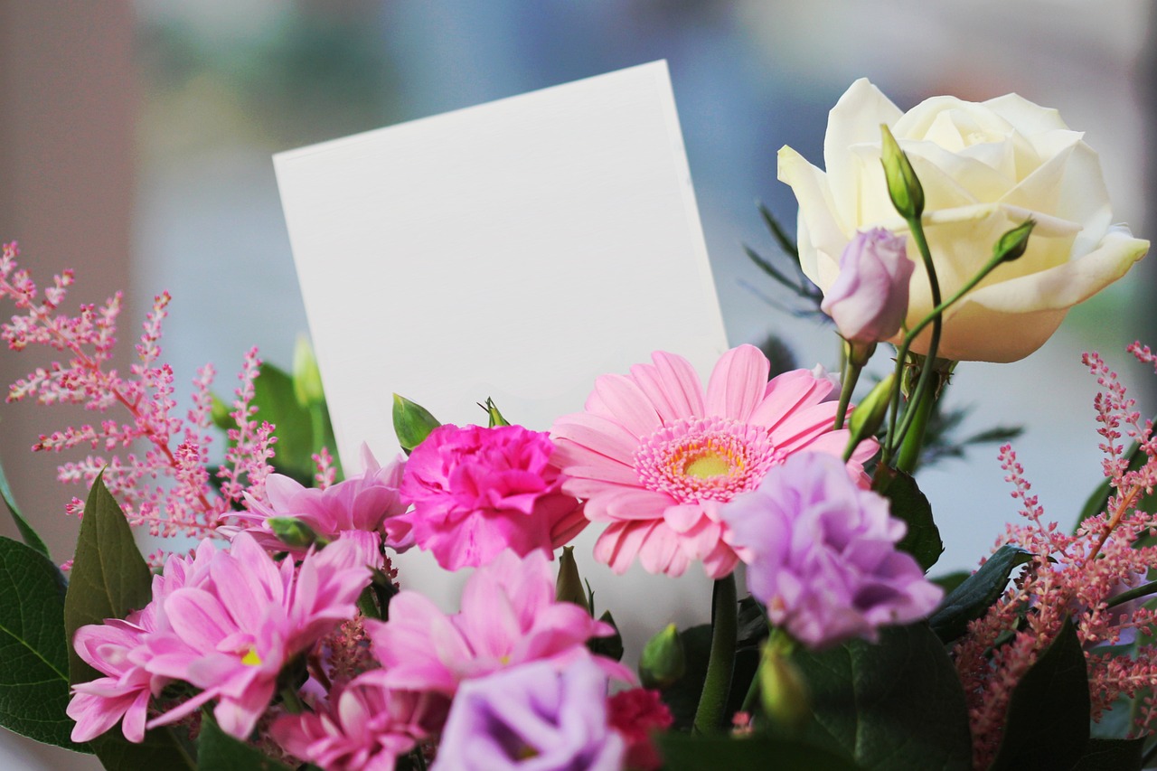 How to Combine Wreath Flowers and Condolence Messages Effectively